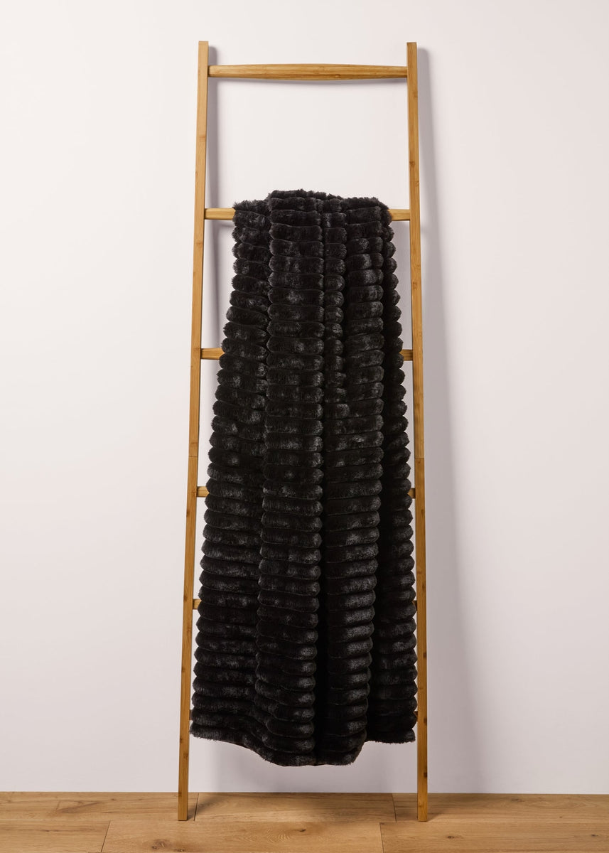 Black Ribbed Faux Fur Throw M289811 – Matalan-Malta